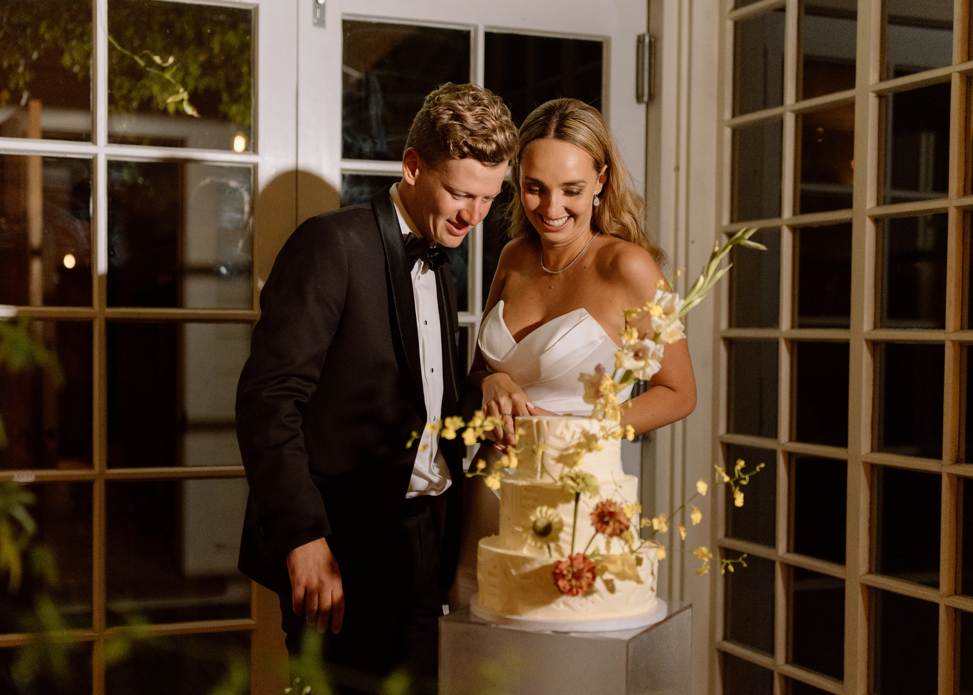 Weeping Willow Cakes | Wedding Cakes Enquiry